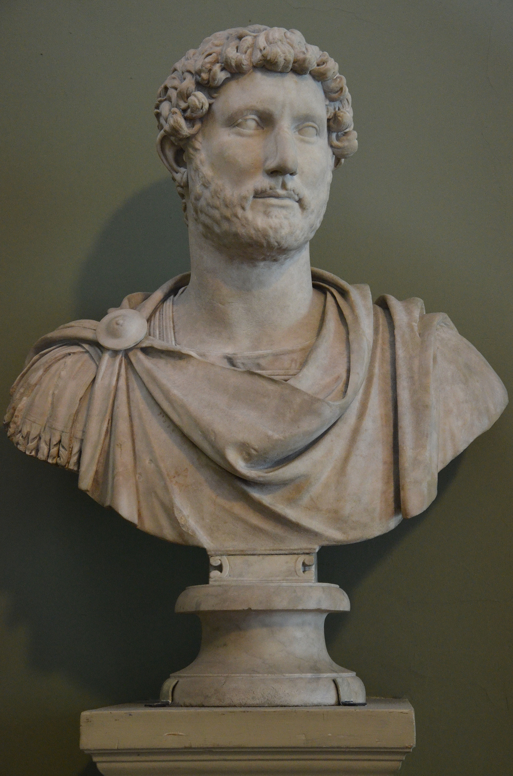 FOLLOWING HADRIAN Portraits of Hadrian