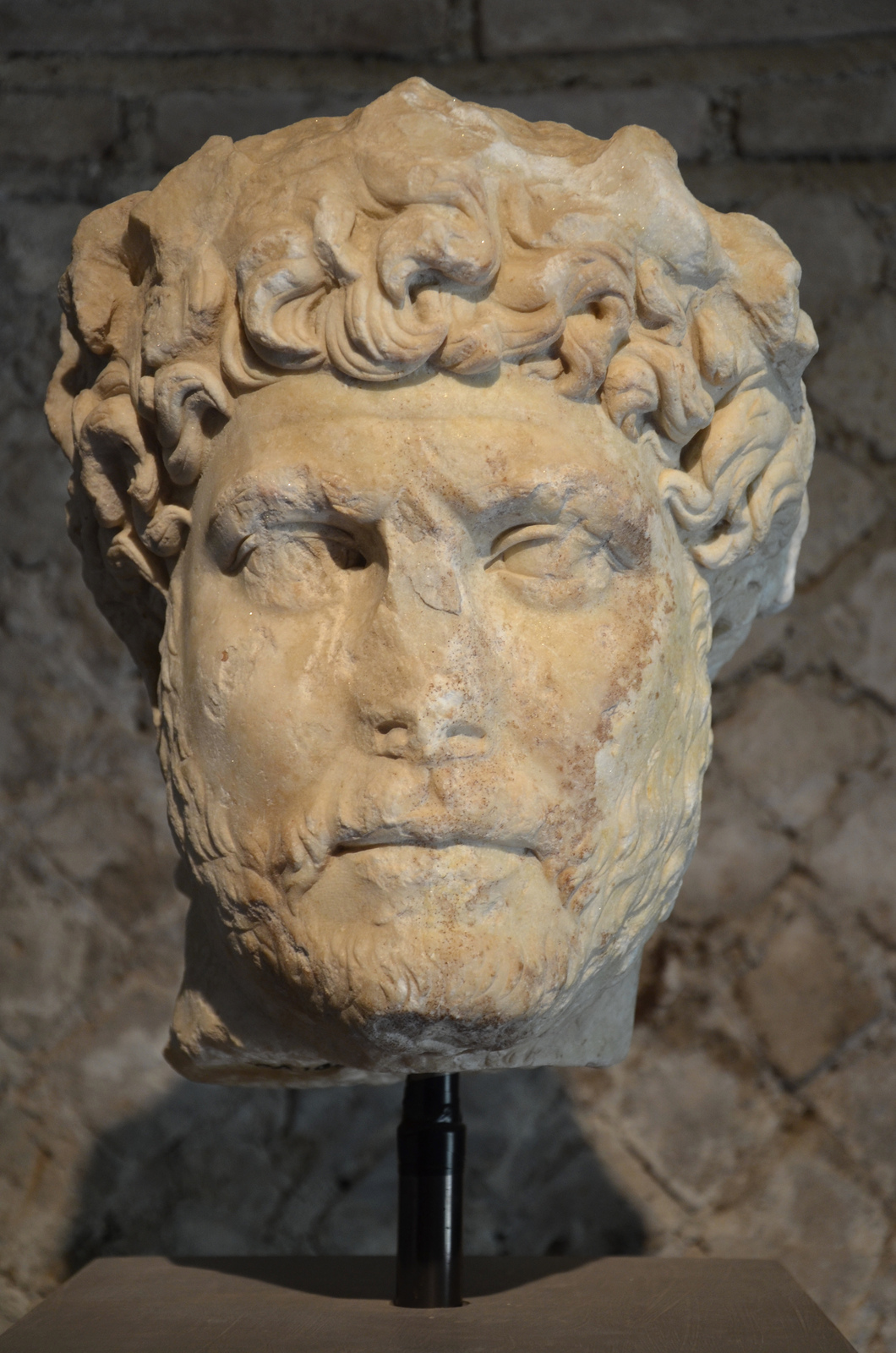 FOLLOWING HADRIAN Portraits of Hadrian