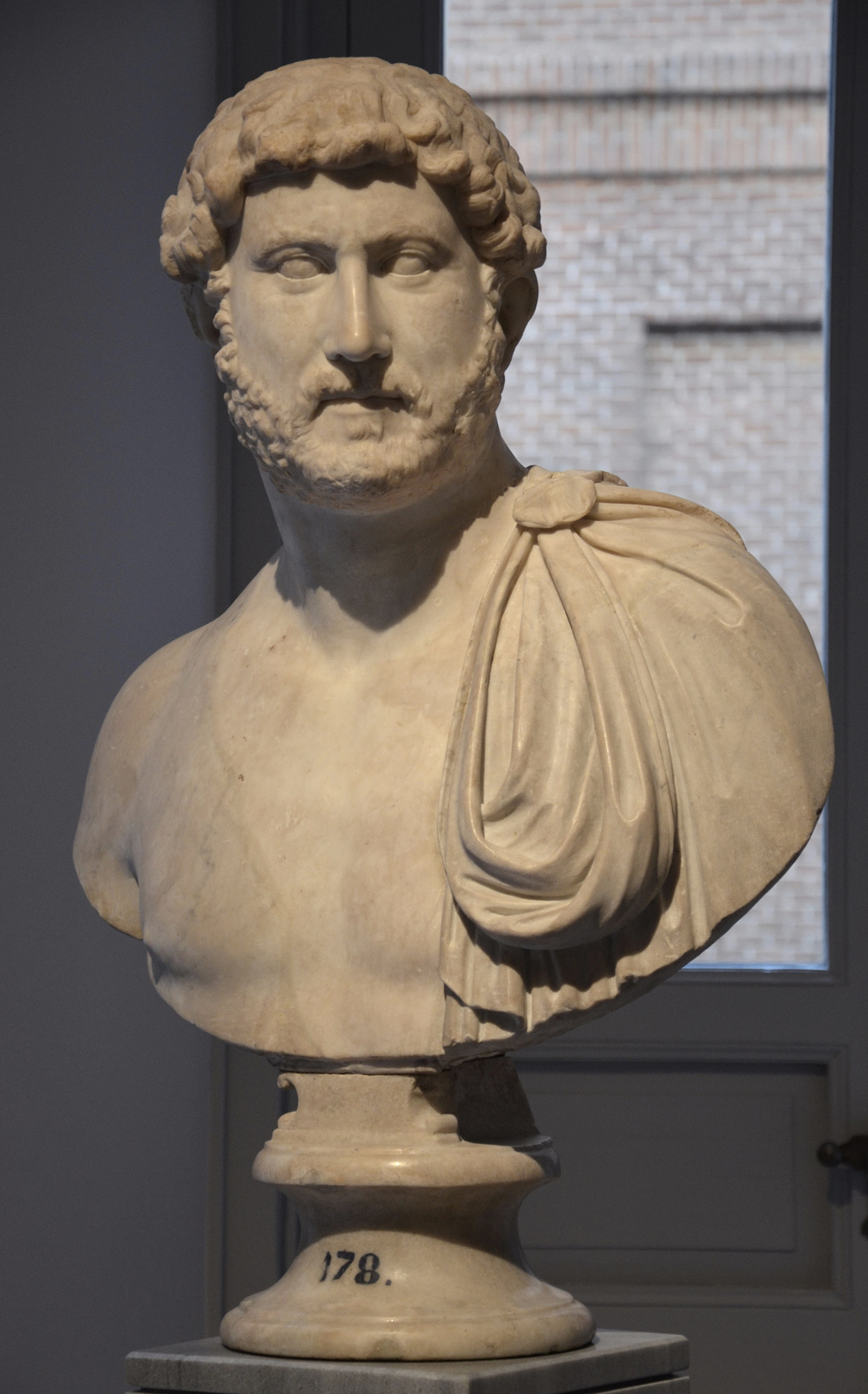 FOLLOWING HADRIAN Portraits of Hadrian