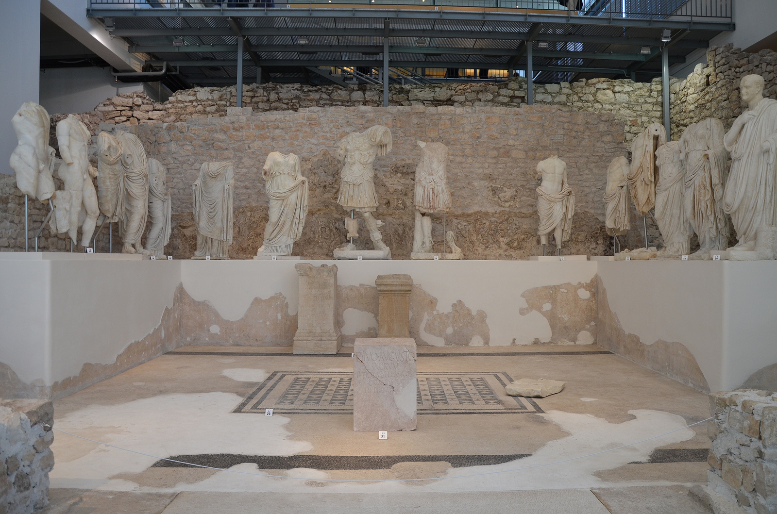 The Augusteum at Narona (Croatia) FOLLOWING HADRIAN