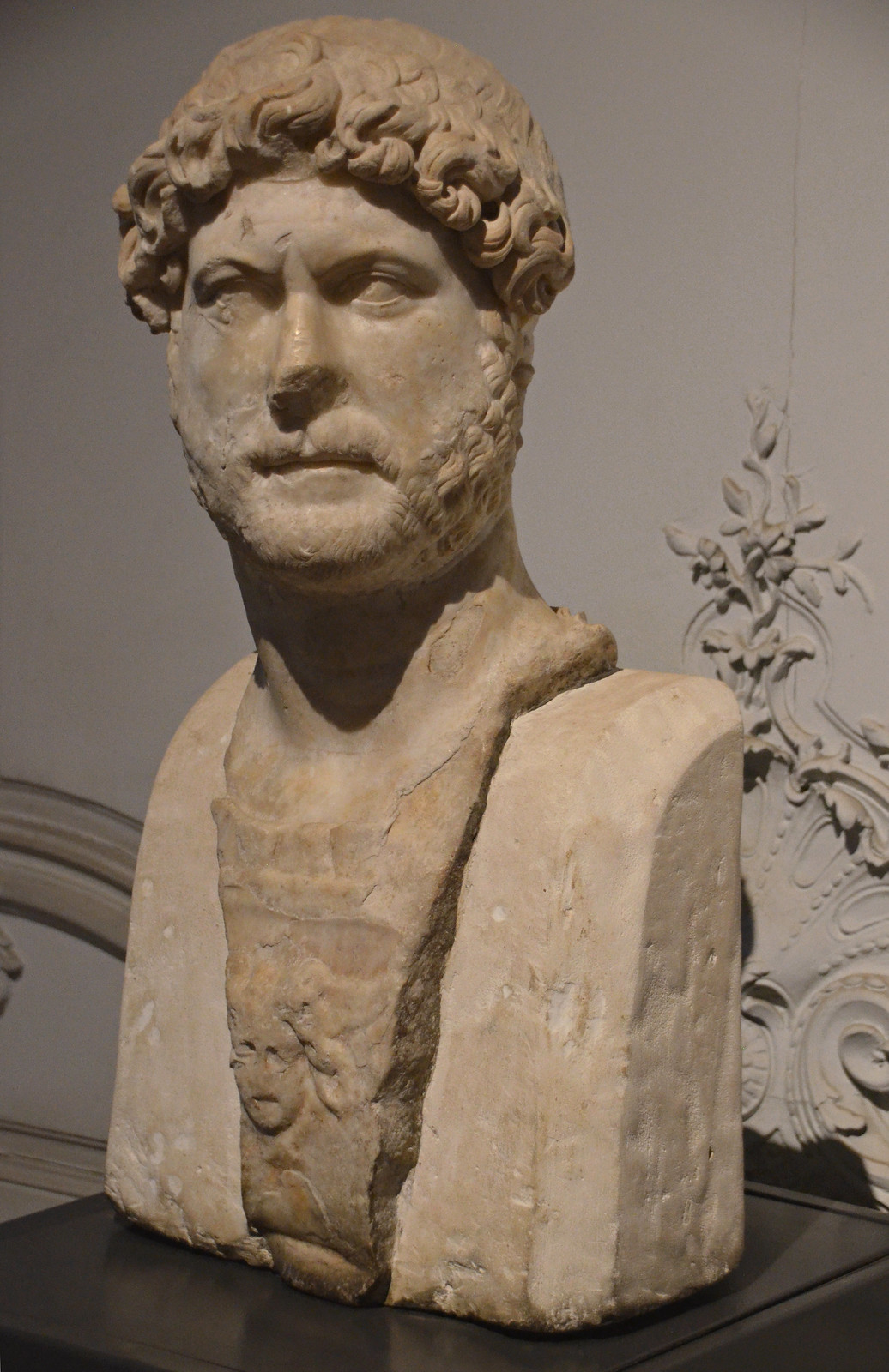 FOLLOWING HADRIAN Portraits of Hadrian