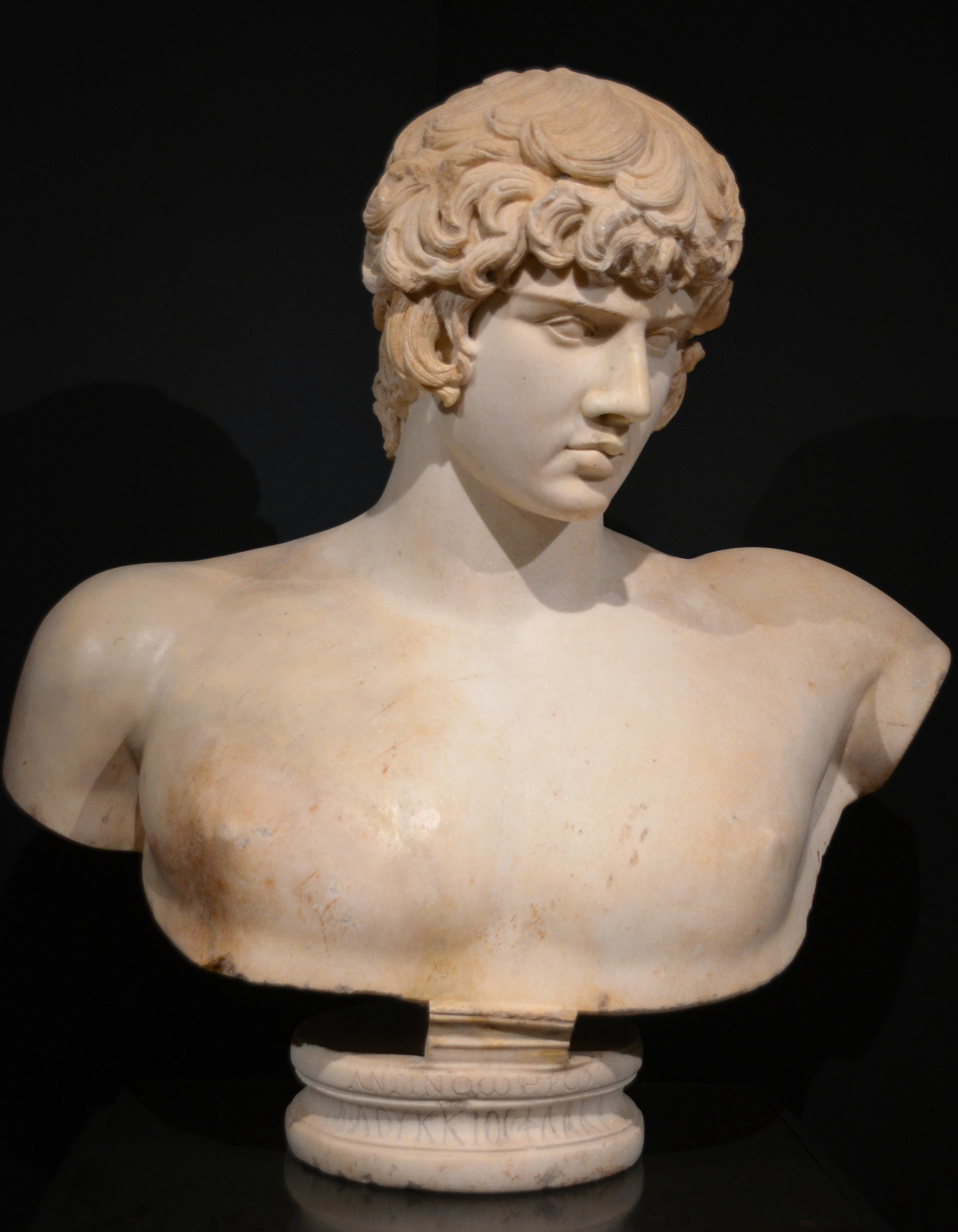 FOLLOWING HADRIAN Portraits of Antinous